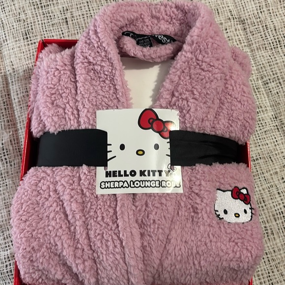 Hello Kitty | Intimates & Sleepwear | Hello Kitty Sherpa Lounge Robe ...